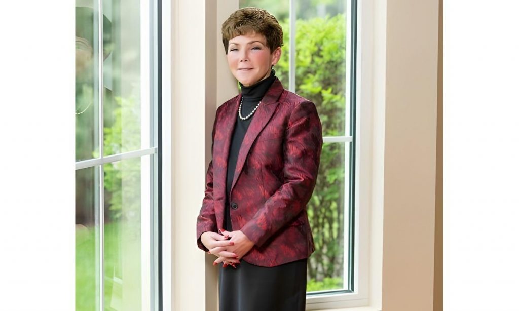 Karen Gilhooly Launches 'The Three Bucket Leader' to Help Executives ...